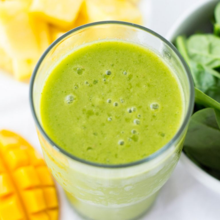 Peach Spinach Smoothie - Daily Smoothie