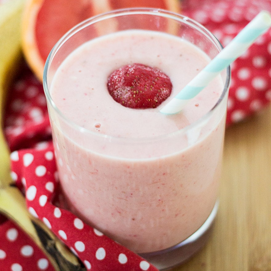 Strawberry Grapefruit Smoothie - Daily Smoothie